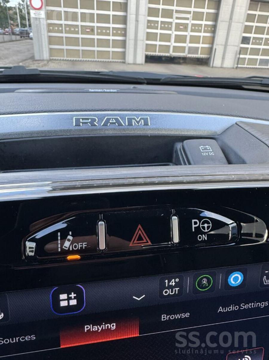 Black Dodge RAM 2023 in Liepaja, with an engine capacity of 5.70 L and mileage of 73 thousand km for 49900 €, photo 29 on AUTOMOTO.COM.LV