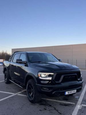 Black Dodge RAM 2024 in Kaunas, with an engine capacity of 5.70 L and mileage of 12 thousand km for 54999 €, photo 15 on AUTOMOTO.COM.LV