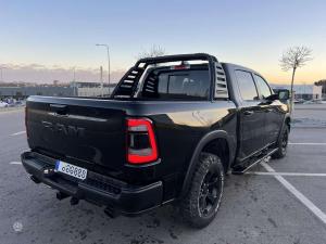 Black Dodge RAM 2024 in Kaunas, with an engine capacity of 5.70 L and mileage of 12 thousand km for 54999 €, photo 18 on AUTOMOTO.COM.LV