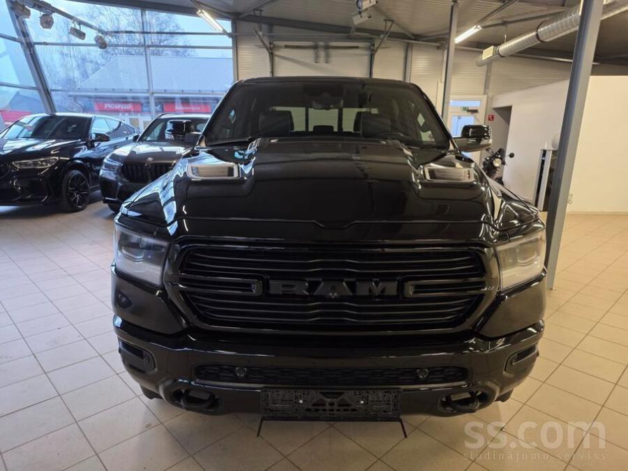 Melns Dodge RAM 2024 Rīga, ar dzinēja tilpumu 5.70 L un nobraukumu 30 tūkst. km par 69000 €, foto 3 vietnē AUTOMOTO.COM.LV