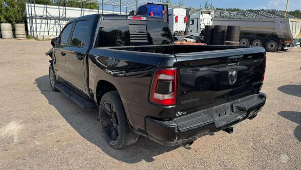 Melns Dodge RAM 2024 Ukmergė, ar dzinēja tilpumu 5.70 L un nobraukumu 54 tūkst. km par 22385 €, foto 1 vietnē AUTOMOTO.COM.LV