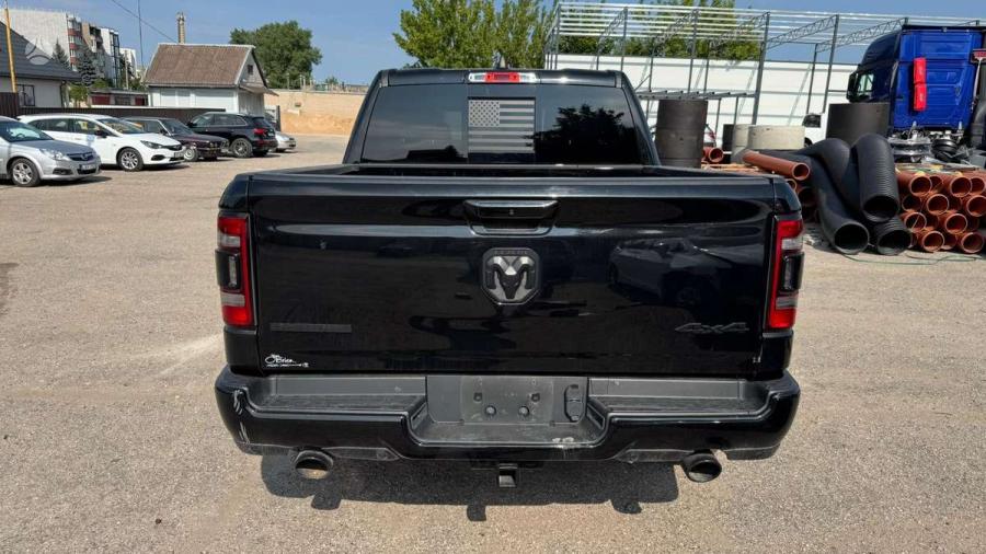 Melns Dodge RAM 2024 Ukmergė, ar dzinēja tilpumu 5.70 L un nobraukumu 54 tūkst. km par 22385 €, foto 3 vietnē AUTOMOTO.COM.LV