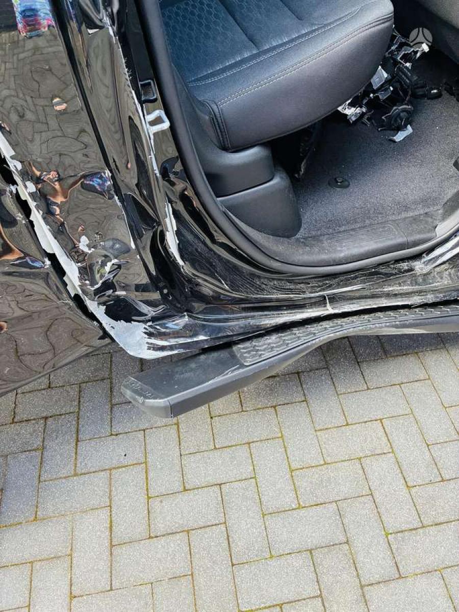 Black Dodge RAM 2025 in Plunge, with an engine capacity of 3.00 L and mileage of 19 thousand km for 14400 €, photo 10 on AUTOMOTO.COM.LV