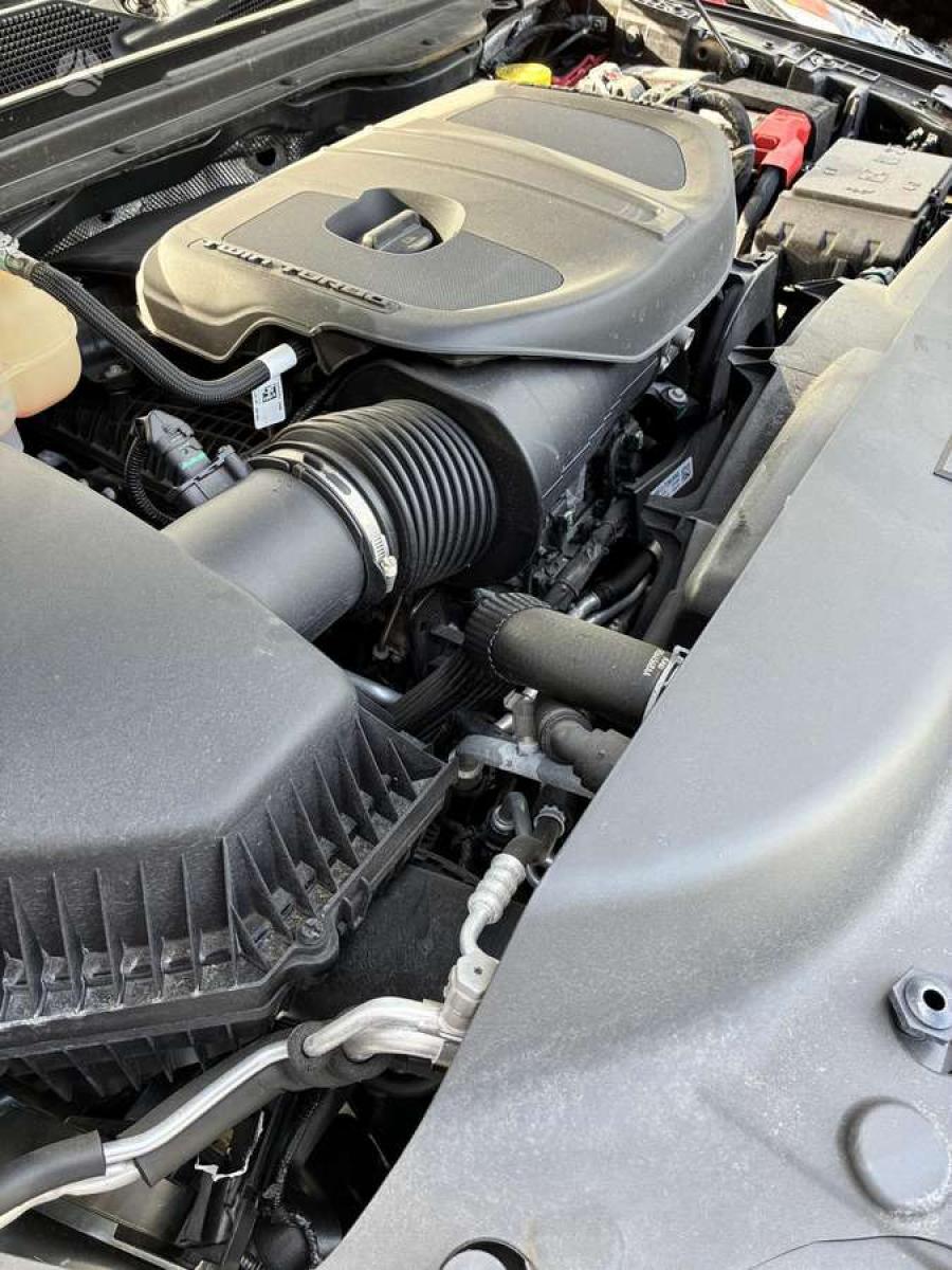 Black Dodge RAM 2025 in Plunge, with an engine capacity of 3.00 L and mileage of 19 thousand km for 14400 €, photo 27 on AUTOMOTO.COM.LV