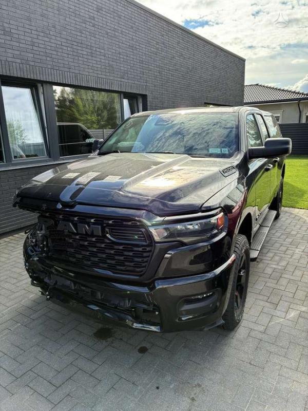 Black Dodge RAM 2025 in Plunge, with an engine capacity of 3.00 L and mileage of 19 thousand km for 14777 €, photo 2 on AUTOMOTO.COM.LV