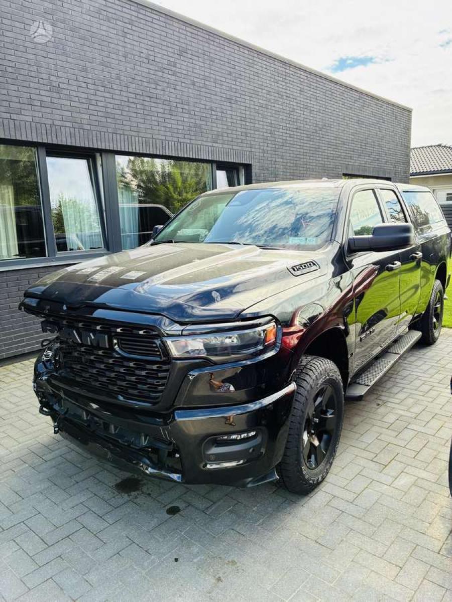 Melns Dodge RAM 2025 Plungė, ar dzinēja tilpumu 3.00 L un nobraukumu 19 tūkst. km par 14777 €, foto 4 vietnē AUTOMOTO.COM.LV