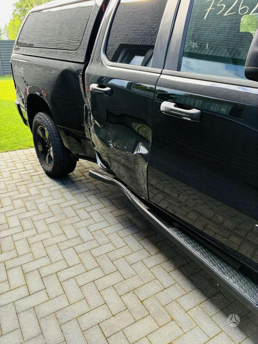 Melns Dodge RAM 2025 Plungė, ar dzinēja tilpumu 3.00 L un nobraukumu 19 tūkst. km par 14777 €, foto 7 vietnē AUTOMOTO.COM.LV