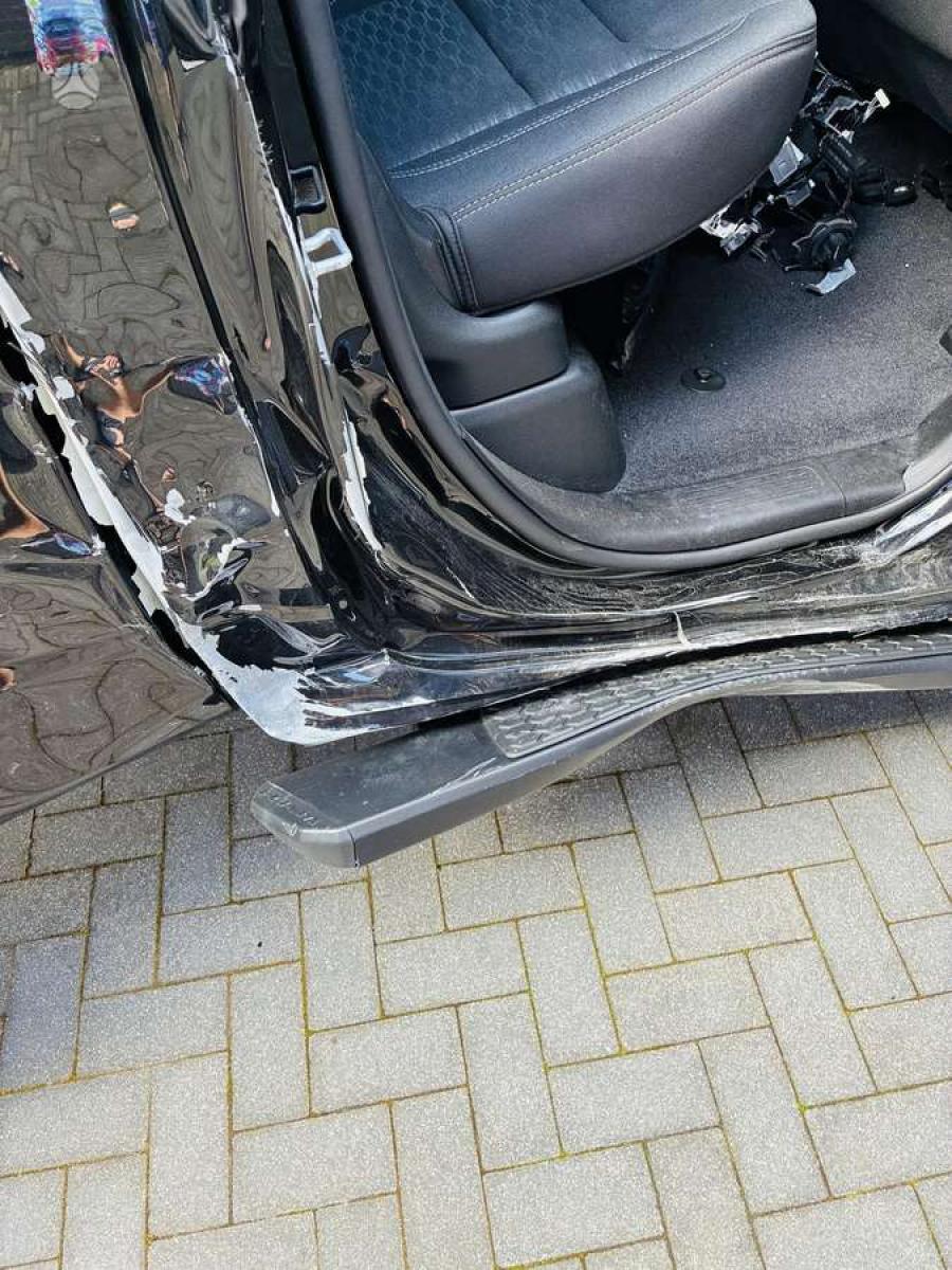 Melns Dodge RAM 2025 Plungė, ar dzinēja tilpumu 3.00 L un nobraukumu 19 tūkst. km par 14777 €, foto 10 vietnē AUTOMOTO.COM.LV