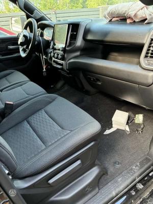 Melns Dodge RAM 2025 Plungė, ar dzinēja tilpumu 3.00 L un nobraukumu 19 tūkst. km par 14777 €, foto 12 vietnē AUTOMOTO.COM.LV