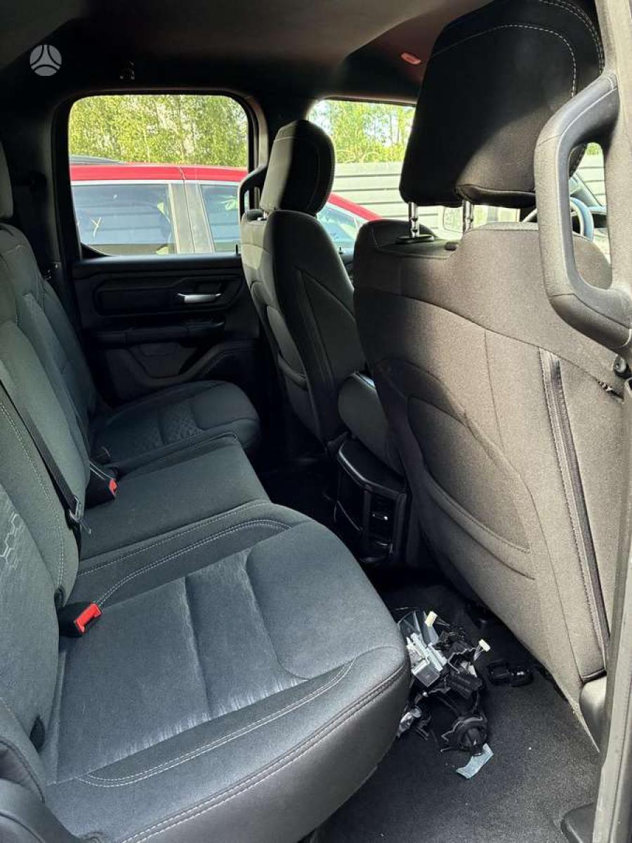 Melns Dodge RAM 2025 Plungė, ar dzinēja tilpumu 3.00 L un nobraukumu 19 tūkst. km par 14777 €, foto 13 vietnē AUTOMOTO.COM.LV