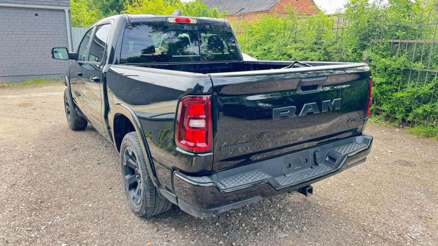 Melns Dodge RAM 2025 Ukmergė, ar dzinēja tilpumu 3.60 L un nobraukumu 42 tūkst. km par 23999 €, foto 1 vietnē AUTOMOTO.COM.LV