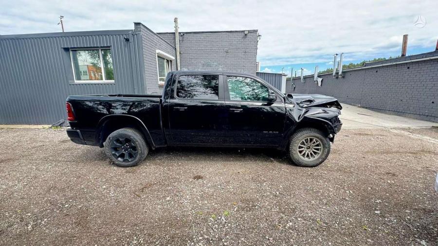 Melns Dodge RAM 2025 Ukmergė, ar dzinēja tilpumu 3.60 L un nobraukumu 42 tūkst. km par 23999 €, foto 5 vietnē AUTOMOTO.COM.LV
