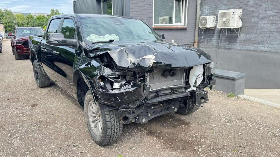 Melns Dodge RAM 2025 Ukmergė, ar dzinēja tilpumu 3.60 L un nobraukumu 42 tūkst. km par 23999 €, foto 6 vietnē AUTOMOTO.COM.LV