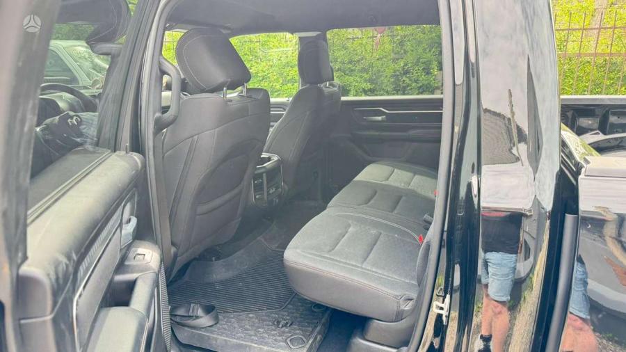 Melns Dodge RAM 2025 Ukmergė, ar dzinēja tilpumu 3.60 L un nobraukumu 42 tūkst. km par 23999 €, foto 13 vietnē AUTOMOTO.COM.LV