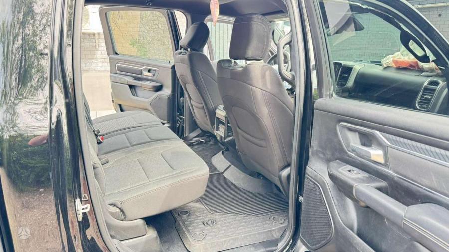 Melns Dodge RAM 2025 Ukmergė, ar dzinēja tilpumu 3.60 L un nobraukumu 42 tūkst. km par 23999 €, foto 14 vietnē AUTOMOTO.COM.LV
