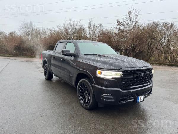 Black Dodge RAM 2025 in Ogre, with an engine capacity of 3.00 L and mileage of 6 thousand km for 85000 €, photo 3 on AUTOMOTO.COM.LV