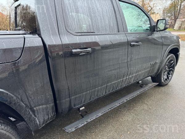 Black Dodge RAM 2025 in Ogre, with an engine capacity of 3.00 L and mileage of 6 thousand km for 85000 €, photo 11 on AUTOMOTO.COM.LV