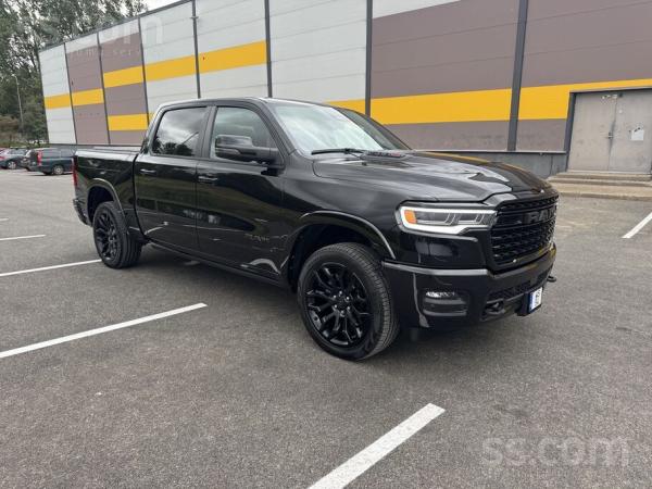Melns Dodge RAM 2025 Ogre, ar dzinēja tilpumu 3.00 L un nobraukumu 7 tūkst. km par 85000 €, foto 9 vietnē AUTOMOTO.COM.LV