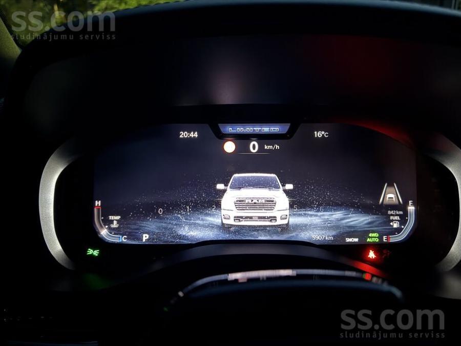 Melns Dodge RAM 2025 Ogre, ar dzinēja tilpumu 3.00 L un nobraukumu 7 tūkst. km par 85000 €, foto 24 vietnē AUTOMOTO.COM.LV