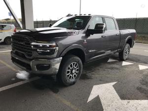 Black Dodge RAM 2026 in Plunge, with an engine capacity of 6.69 L and mileage of 0 thousand km for 51000 €, photo 3 on AUTOMOTO.COM.LV
