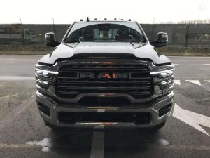 Black Dodge RAM 2026 in Plunge, with an engine capacity of 6.69 L and mileage of 0 thousand km for 51000 €, photo 4 on AUTOMOTO.COM.LV