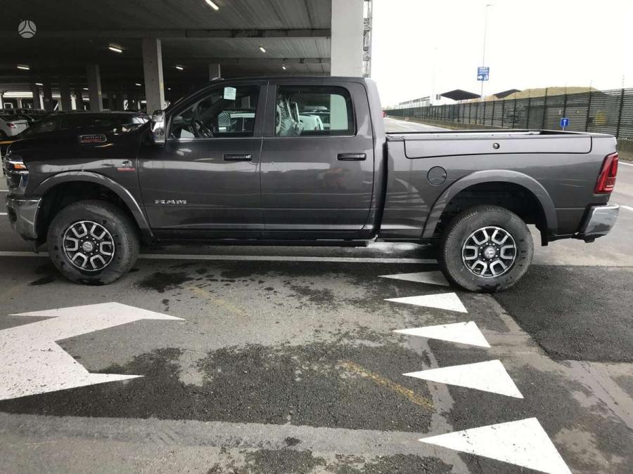 Black Dodge RAM 2026 in Plunge, with an engine capacity of 6.69 L and mileage of 0 thousand km for 51000 €, photo 5 on AUTOMOTO.COM.LV