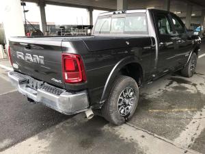 Black Dodge RAM 2026 in Plunge, with an engine capacity of 6.69 L and mileage of 0 thousand km for 51000 €, photo 7 on AUTOMOTO.COM.LV