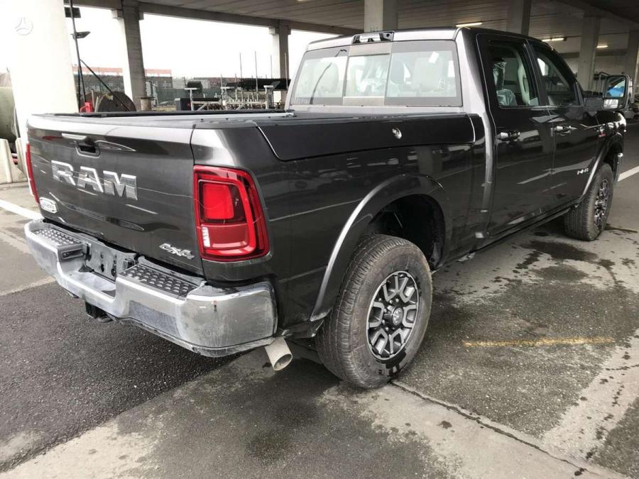 Black Dodge RAM 2026 in Plunge, with an engine capacity of 6.69 L and mileage of 0 thousand km for 51000 €, photo 7 on AUTOMOTO.COM.LV