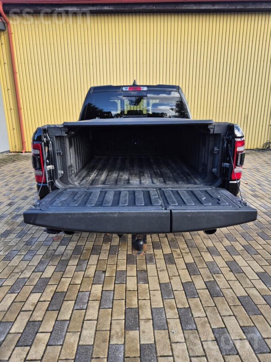 Melns Dodge RAM 2020 Tukums, ar dzinēja tilpumu 5.70 L un nobraukumu 181 tūkst. km par 37900 €, foto 9 vietnē AUTOMOTO.COM.LV
