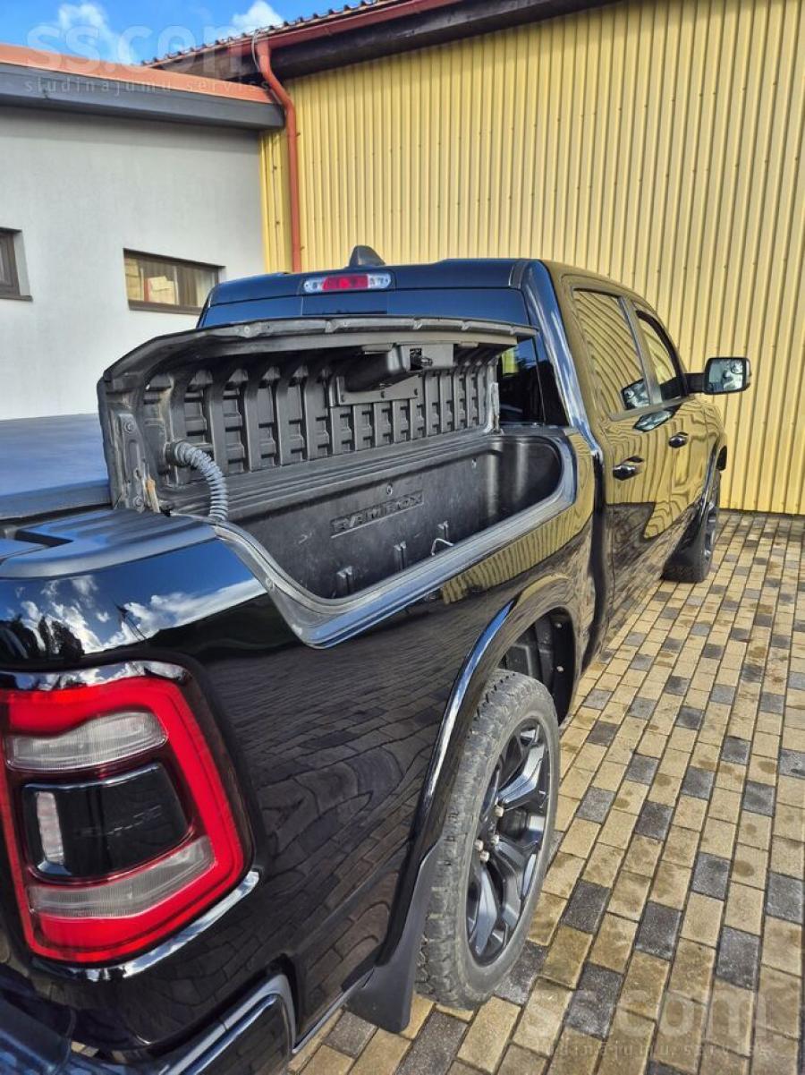 Melns Dodge RAM 2020 Tukums, ar dzinēja tilpumu 5.70 L un nobraukumu 181 tūkst. km par 37900 €, foto 10 vietnē AUTOMOTO.COM.LV