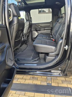 Melns Dodge RAM 2020 Tukums, ar dzinēja tilpumu 5.70 L un nobraukumu 181 tūkst. km par 37900 €, foto 15 vietnē AUTOMOTO.COM.LV