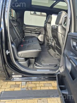 Melns Dodge RAM 2020 Tukums, ar dzinēja tilpumu 5.70 L un nobraukumu 181 tūkst. km par 37900 €, foto 16 vietnē AUTOMOTO.COM.LV