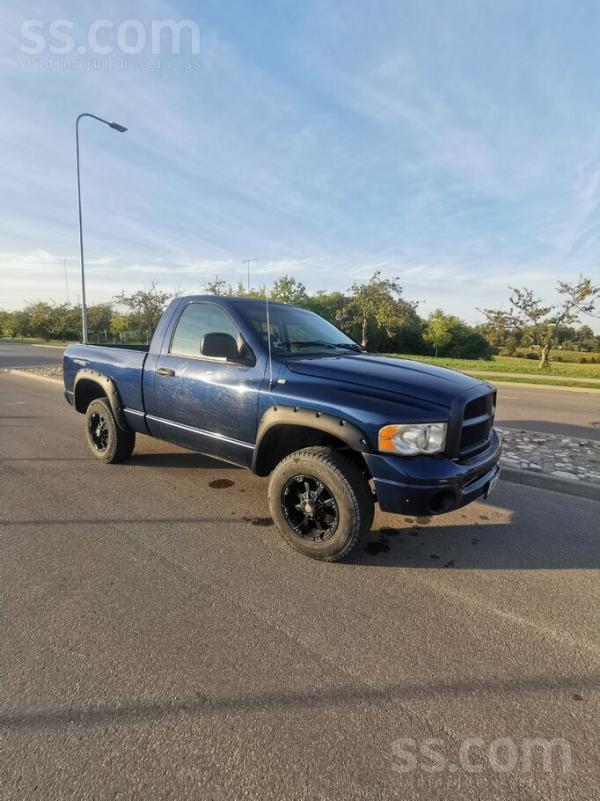 Blue Dodge RAM 2004 in Rezekne, with an engine capacity of 4.70 L and mileage of 190 thousand km for 10890 €, photo 8 on AUTOMOTO.COM.LV
