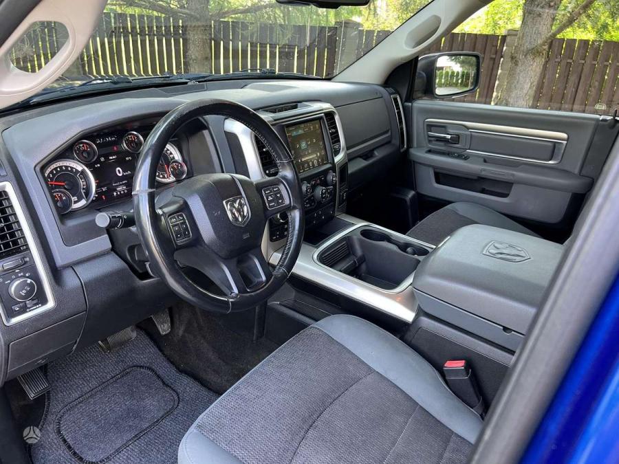 Zils Dodge RAM 2017 Viļņa, ar dzinēja tilpumu 5.70 L un nobraukumu 162 tūkst. km par 16000 €, foto 13 vietnē AUTOMOTO.COM.LV