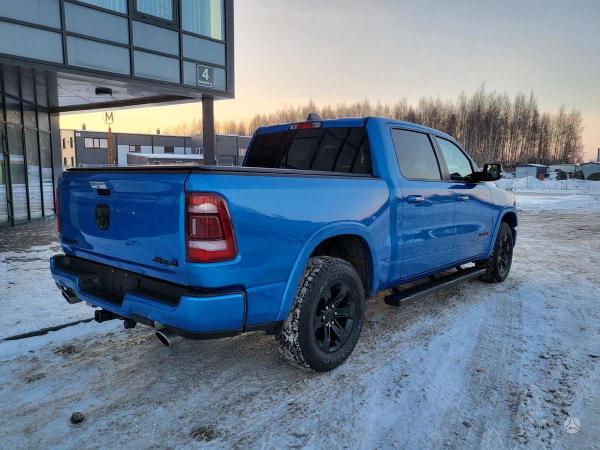 Zils Dodge RAM 2022 Šauļi, ar dzinēja tilpumu 5.70 L un nobraukumu 88 tūkst. km par 40450 €, foto 6 vietnē AUTOMOTO.COM.LV
