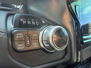 Blue Dodge RAM 2022 in Kaunas, with an engine capacity of 5.70 L and mileage of 77 thousand km for 46000 €, photo 20 on AUTOMOTO.COM.LV