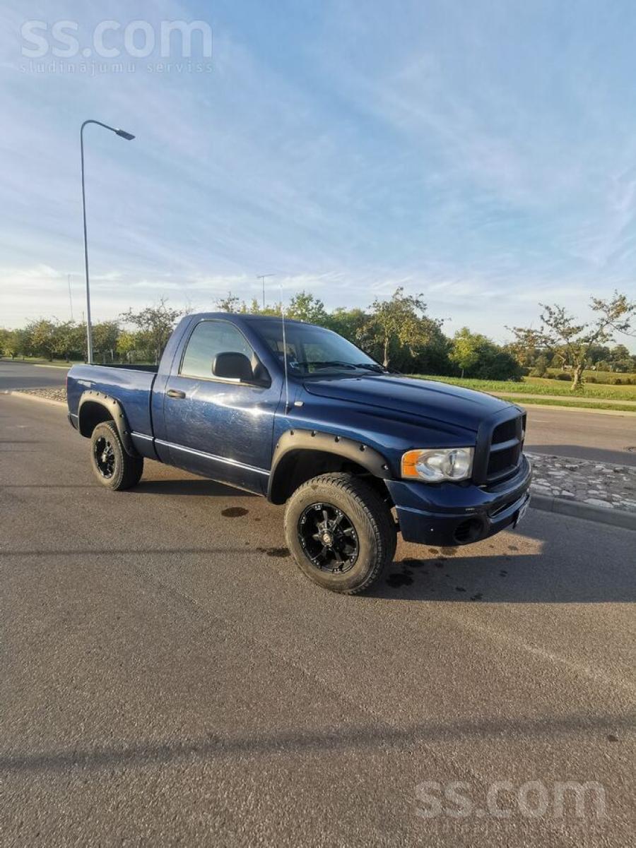 Blue Dodge RAM 2004 in Rezekne, with an engine capacity of 4.70 L and mileage of 190 thousand km for 9680 €, photo 8 on AUTOMOTO.COM.LV