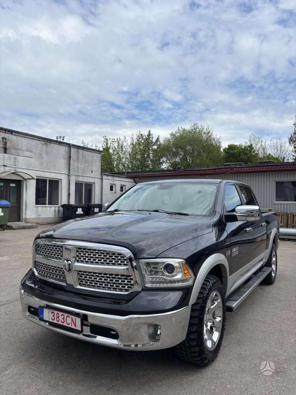 Zils Dodge RAM 2014 Klaipėda, ar dzinēja tilpumu 5.65 L un nobraukumu 193 tūkst. km par 24499 €, foto 1 vietnē AUTOMOTO.COM.LV
