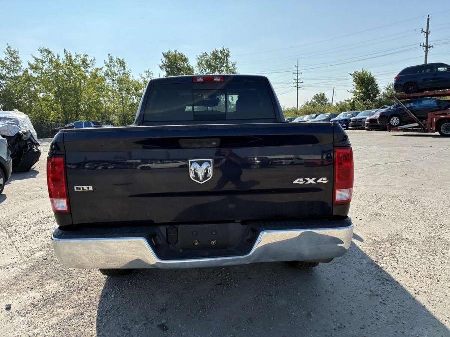 Zils Dodge RAM 2016 Viļņa, ar dzinēja tilpumu 5.65 L un nobraukumu 337 tūkst. km par 7900 €, foto 10 vietnē AUTOMOTO.COM.LV