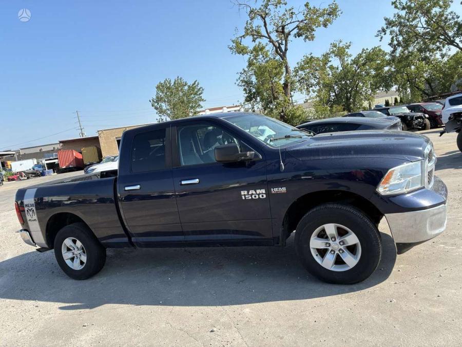 Zils Dodge RAM 2016 Viļņa, ar dzinēja tilpumu 5.65 L un nobraukumu 337 tūkst. km par 7900 €, foto 13 vietnē AUTOMOTO.COM.LV