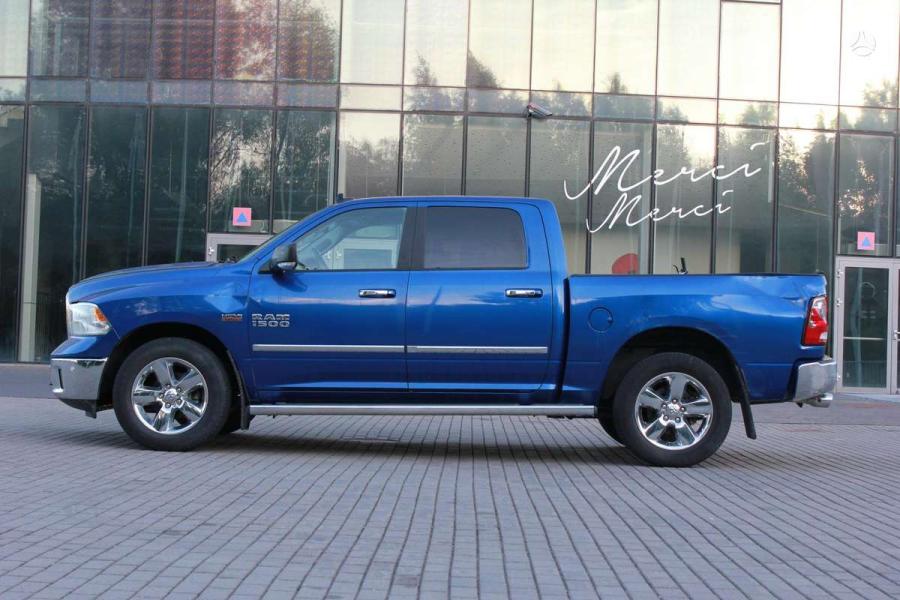 Blue Dodge RAM 2017 in Siauliai, with an engine capacity of 5.65 L and mileage of 185 thousand km for 9900 €, photo 5 on AUTOMOTO.COM.LV