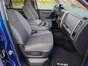 Blue Dodge RAM 2017 in Siauliai, with an engine capacity of 5.65 L and mileage of 185 thousand km for 9900 €, photo 11 on AUTOMOTO.COM.LV