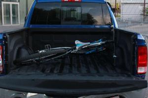 Blue Dodge RAM 2017 in Siauliai, with an engine capacity of 5.65 L and mileage of 185 thousand km for 9900 €, photo 18 on AUTOMOTO.COM.LV