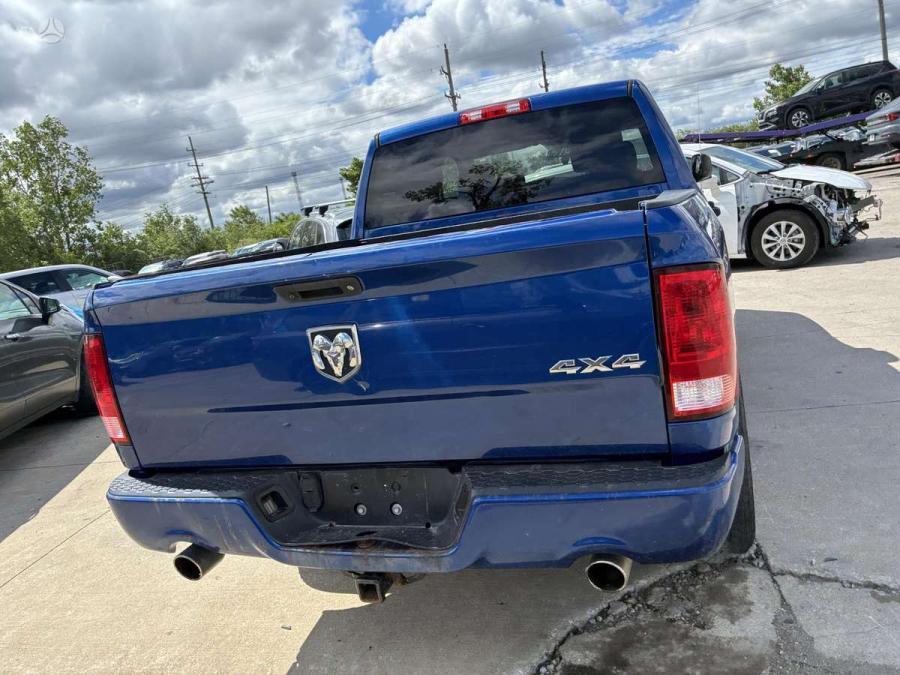 Zils Dodge RAM 2017 Viļņa, ar dzinēja tilpumu 5.65 L un nobraukumu 317 tūkst. km par 9600 €, foto 10 vietnē AUTOMOTO.COM.LV
