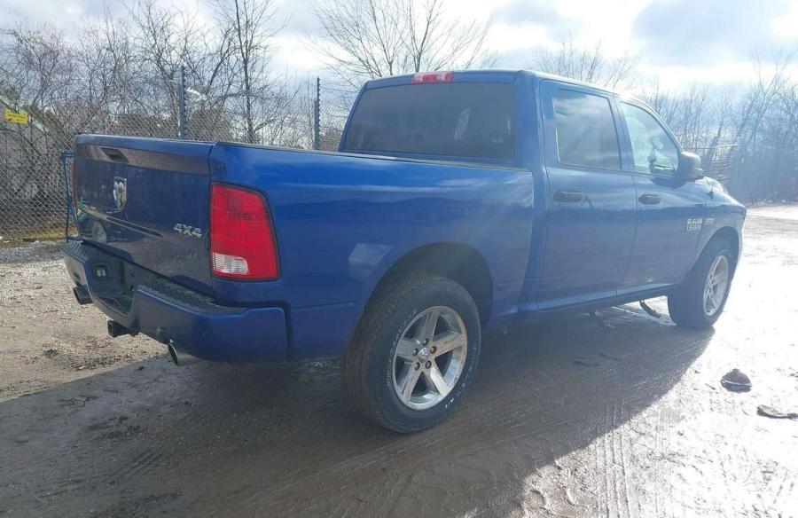 Zils Dodge RAM 2017 Viļņa, ar dzinēja tilpumu 5.65 L un nobraukumu 317 tūkst. km par 9600 €, foto 11 vietnē AUTOMOTO.COM.LV