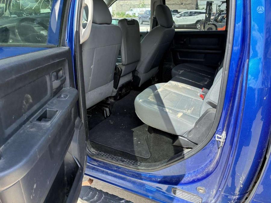 Zils Dodge RAM 2017 Viļņa, ar dzinēja tilpumu 5.65 L un nobraukumu 317 tūkst. km par 9600 €, foto 18 vietnē AUTOMOTO.COM.LV