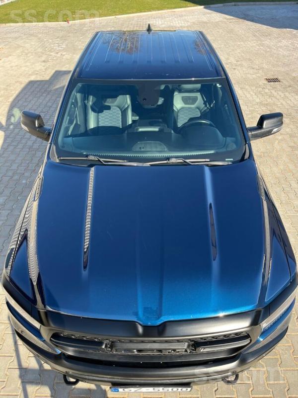 Blue Dodge RAM 2020 in Dobele, with an engine capacity of 5.70 L and mileage of 94 thousand km for 39900 €, photo 6 on AUTOMOTO.COM.LV