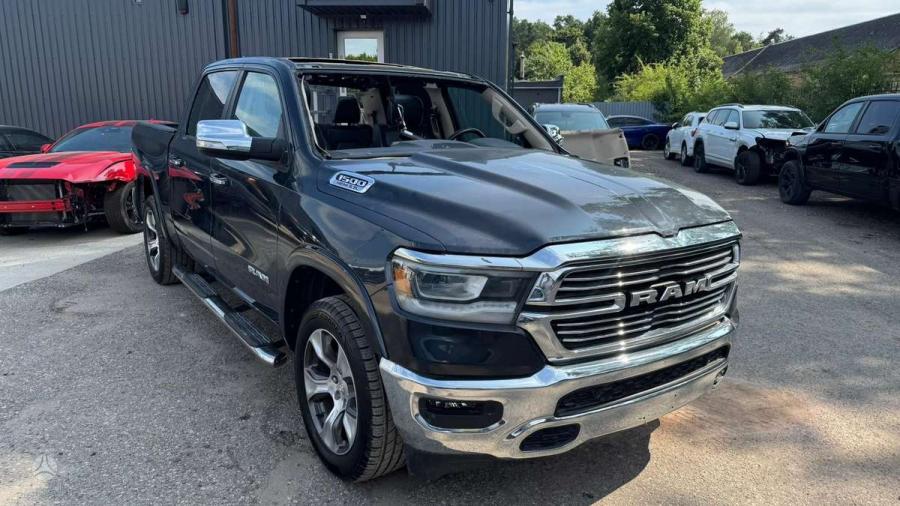Blue Dodge RAM 2021 in Ukmerge, with an engine capacity of 5.70 L and mileage of 70 thousand km for 18990 €, photo 1 on AUTOMOTO.COM.LV