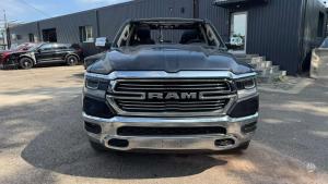 Blue Dodge RAM 2021 in Ukmerge, with an engine capacity of 5.70 L and mileage of 70 thousand km for 18990 €, photo 3 on AUTOMOTO.COM.LV