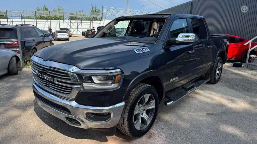 Blue Dodge RAM 2021 in Ukmerge, with an engine capacity of 5.70 L and mileage of 70 thousand km for 18990 €, photo 4 on AUTOMOTO.COM.LV
